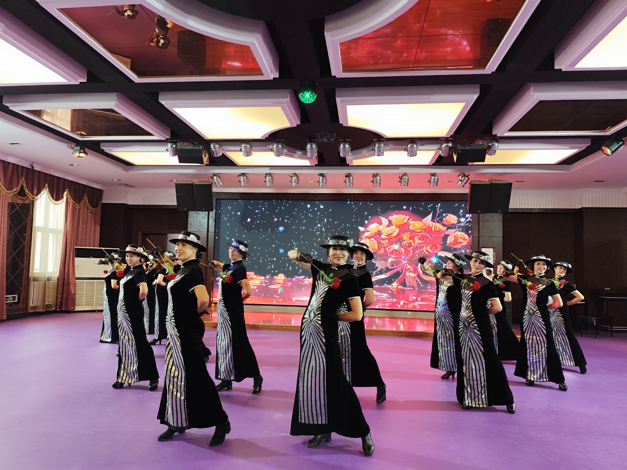 我校举办2026年离退休职工元旦联欢会